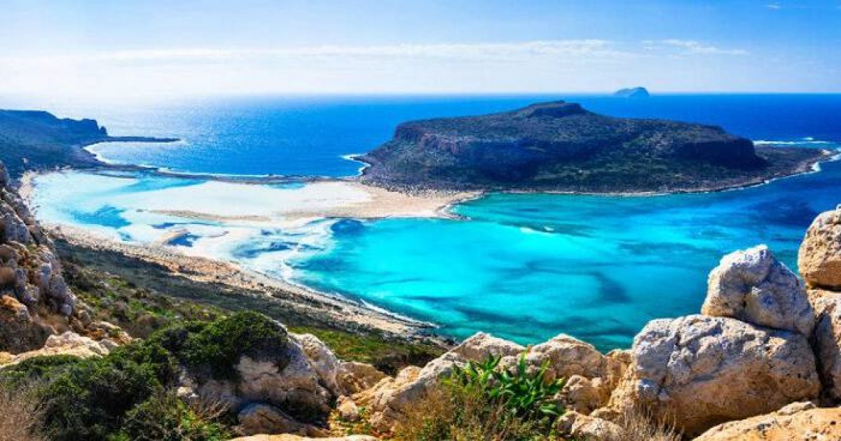 Η παραμυθένια λιμνοθάλασσα του Μπάλου με τη ροζ άμμο και τη ...