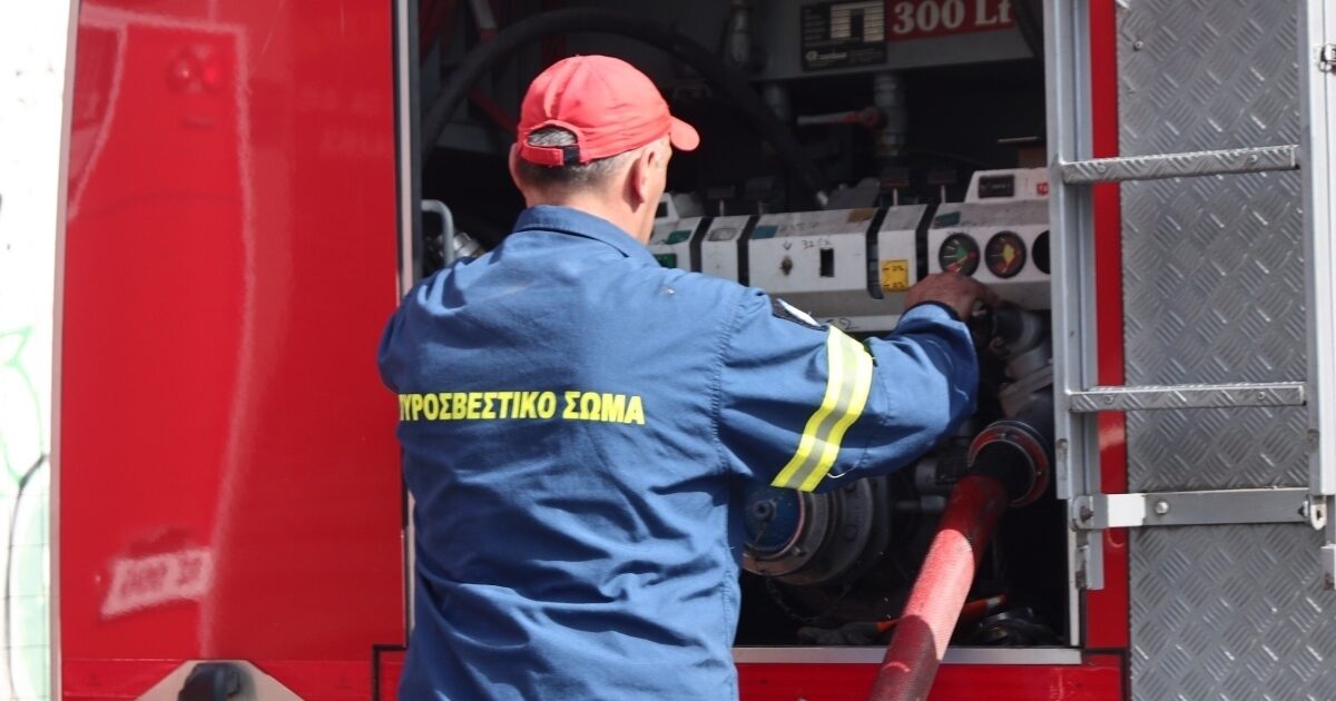ΕΚΤΑΚΤΟ ΤΩΡΑ: ΦΩΤΙΑ ΣΕ ΒΥΤΙΟΦΟΡΟ ΣΤΗΝ ΕΘΝΙΚΗ ΟΔΟ | CityPatras